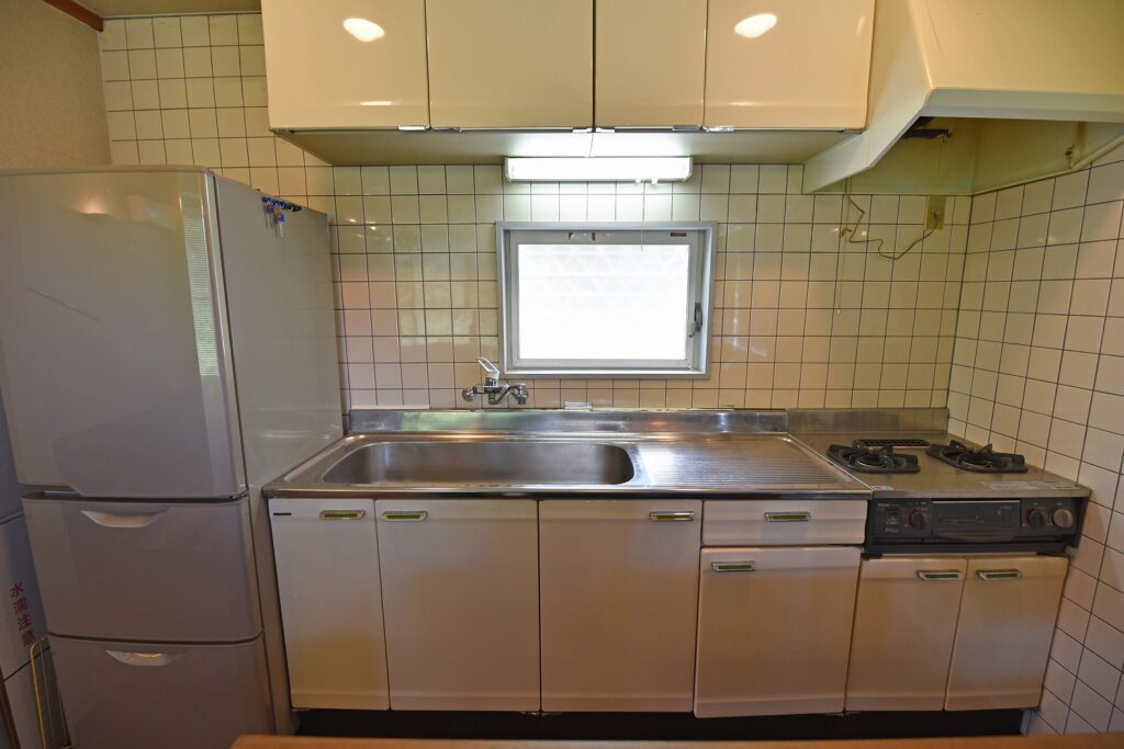 備前市日生町鴻島【島内メイン道路沿い・道路からフラットで入れる家】中古別荘 2LDK 330万円｜いなかぐらしjp