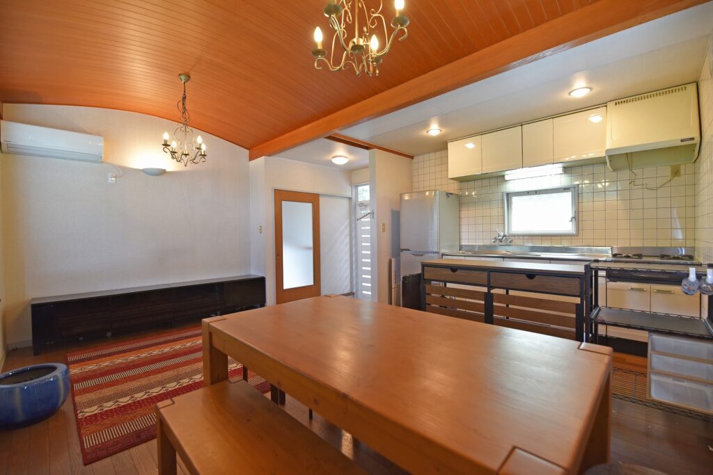 備前市日生町鴻島【島内メイン道路沿い・道路からフラットで入れる家】中古別荘 2LDK 330万円｜いなかぐらしjp