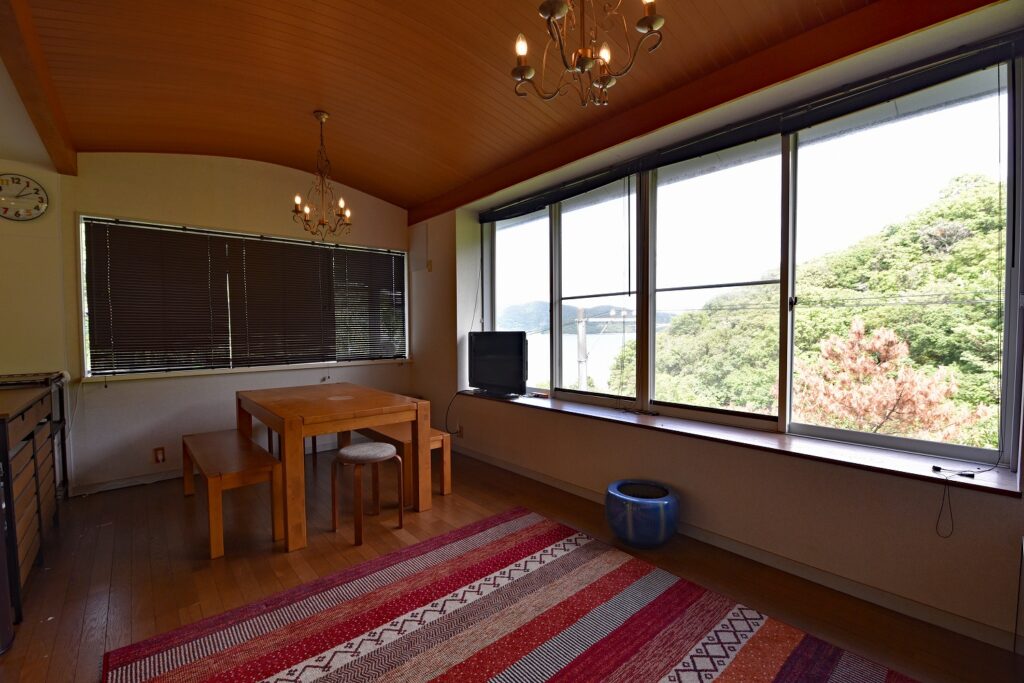 備前市日生町鴻島【島内メイン道路沿い・道路からフラットで入れる家】中古別荘 2LDK 330万円｜いなかぐらしjp